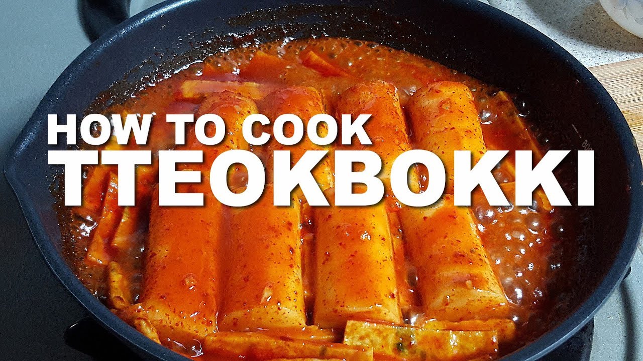 Cheesy Spicy rice cake Korean street food instant Tteokbokki (Rabokki ...