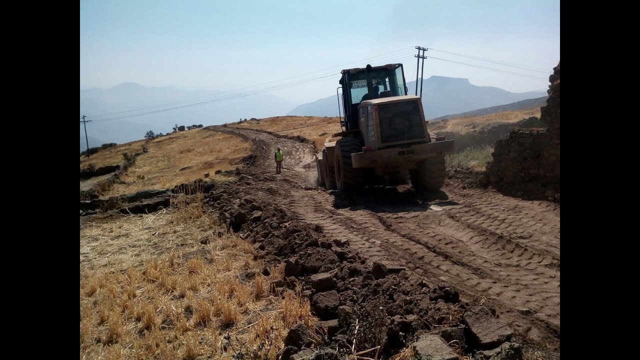 AVANCES CONSTRUCCIÒN CARRETERA DE 6 MT.A.STA. ANA-SHICACA-QUILLCO MPH ...