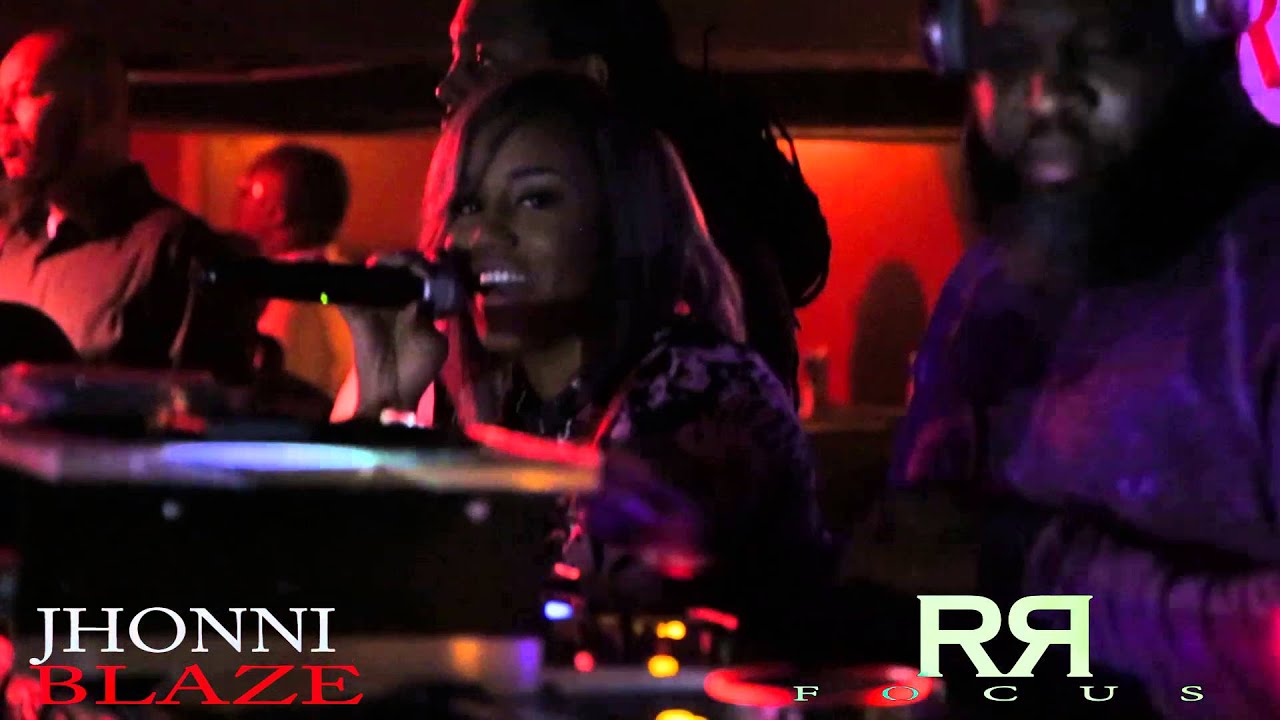 JHONNI BLAZE SINGS @ CLUB LAROICE IN COLUMBIA SC - YouTube