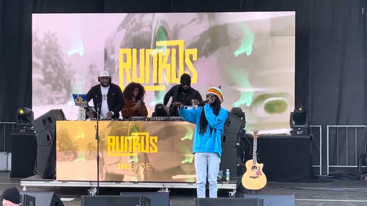 RUNKUS -"Intro" - (LIVE) - YouTube