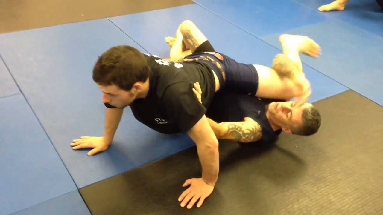 BJJ How To: Lockdown Sweeps - YouTube