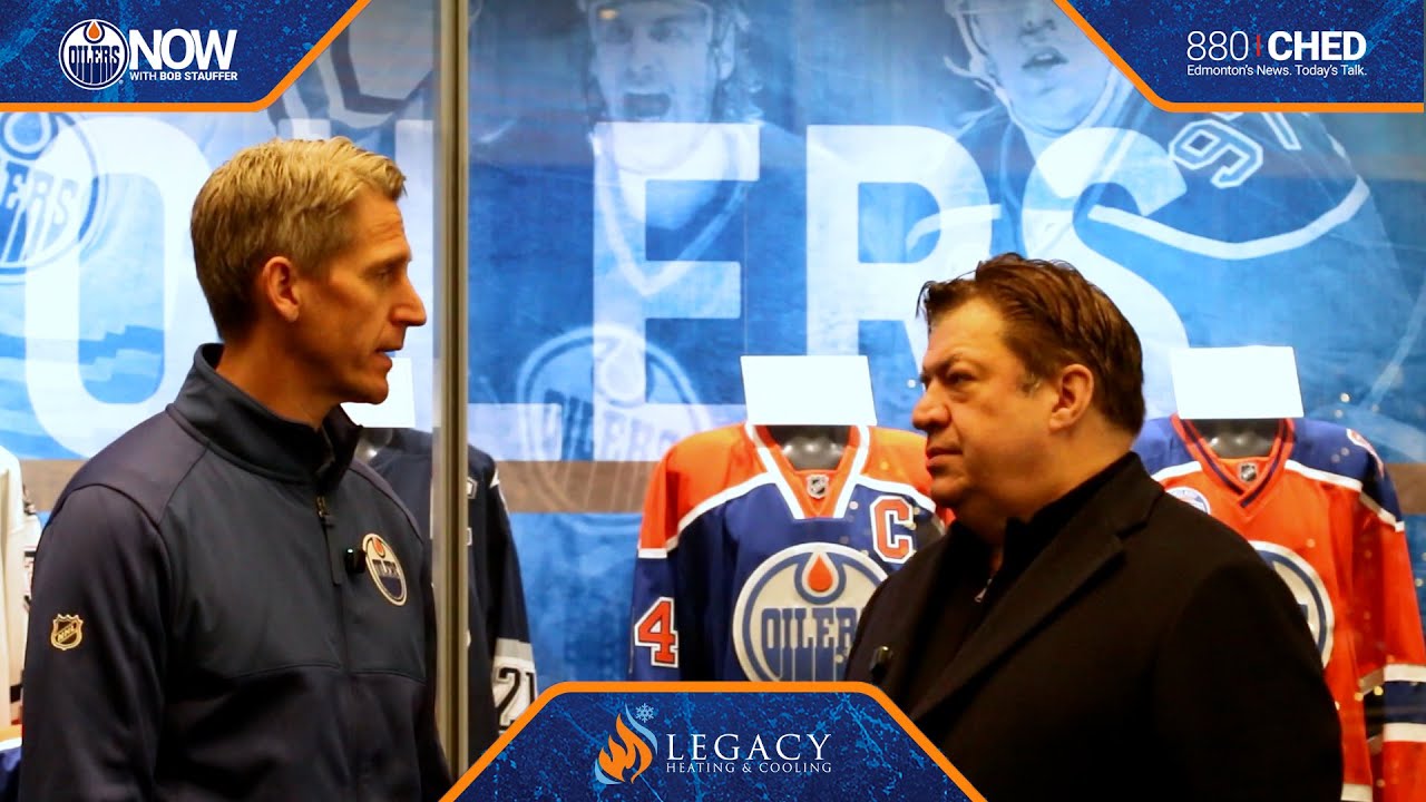 Edmonton Oilers Head Coach Kris Knoblauch in conversation with Bob ...