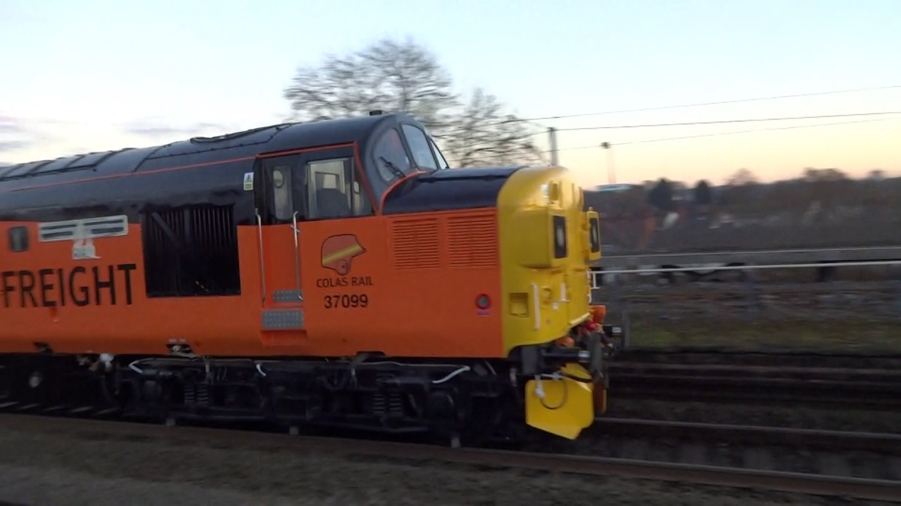 Freshly Painted Colas 37099 0Z37 - YouTube