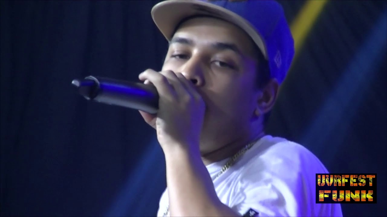 #225 Mc João "BAILE DE FAVELA" no ABSURDO em Alphaville (10/12/17 UVRFEST FUNK) oficial - YouTube