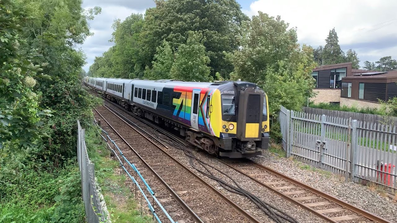 Class 444 Desiro | 444019 + 444041 | New Trainbow Livery | South ...