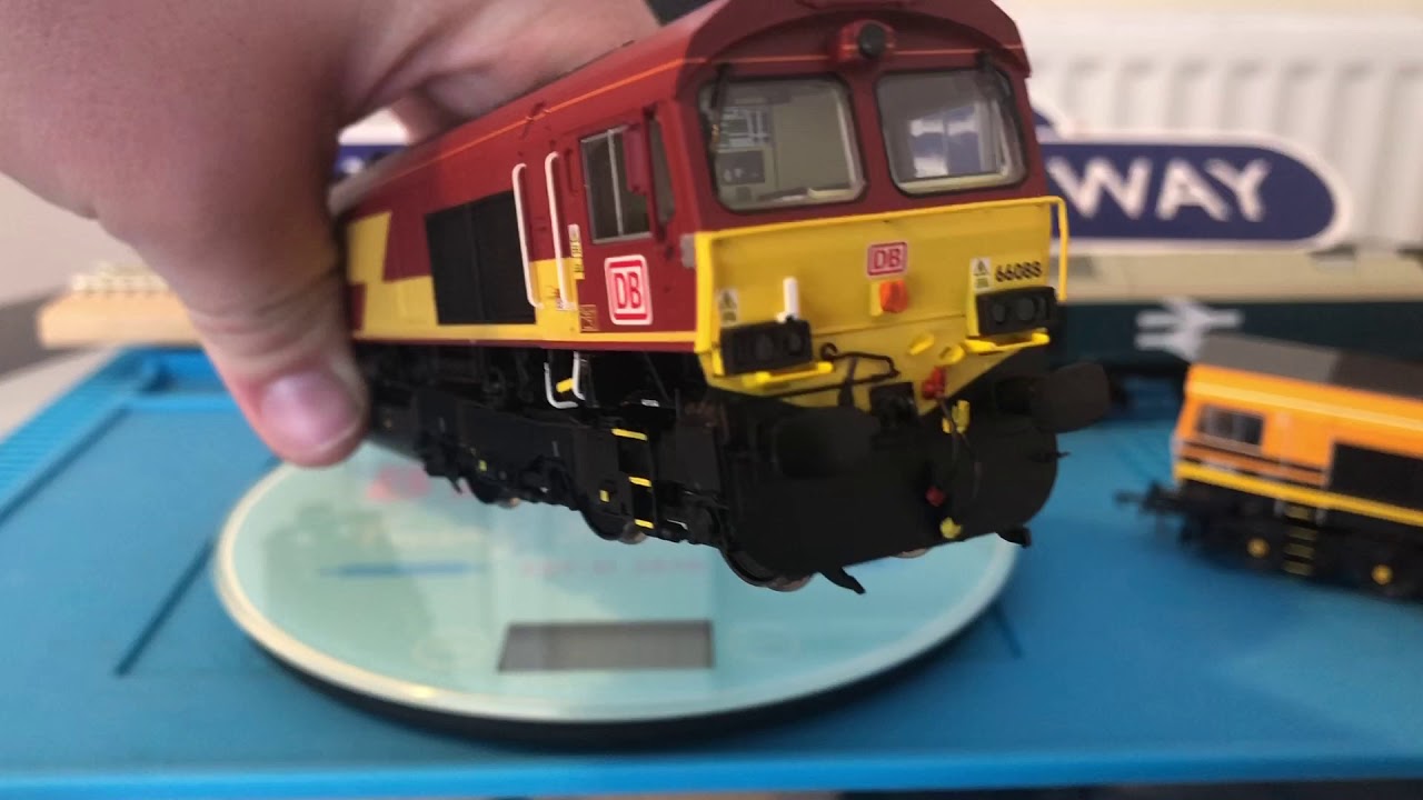 Let’s Compare Hattons New Class 66 With A Hornby And A Bachmann - YouTube