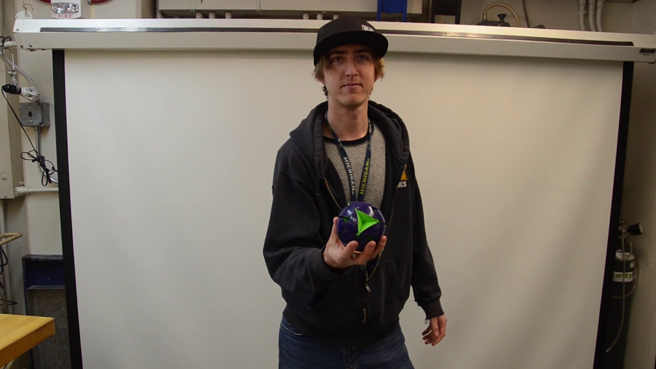 1Q40.u4 - Hoberman Switch Pitch Ball - YouTube