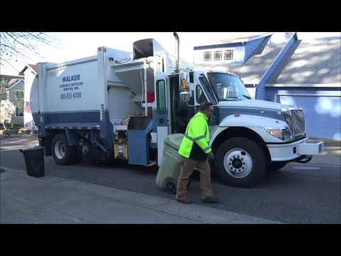 Walker Garbage Service - International Labrie Expert 2000 with Glass ...