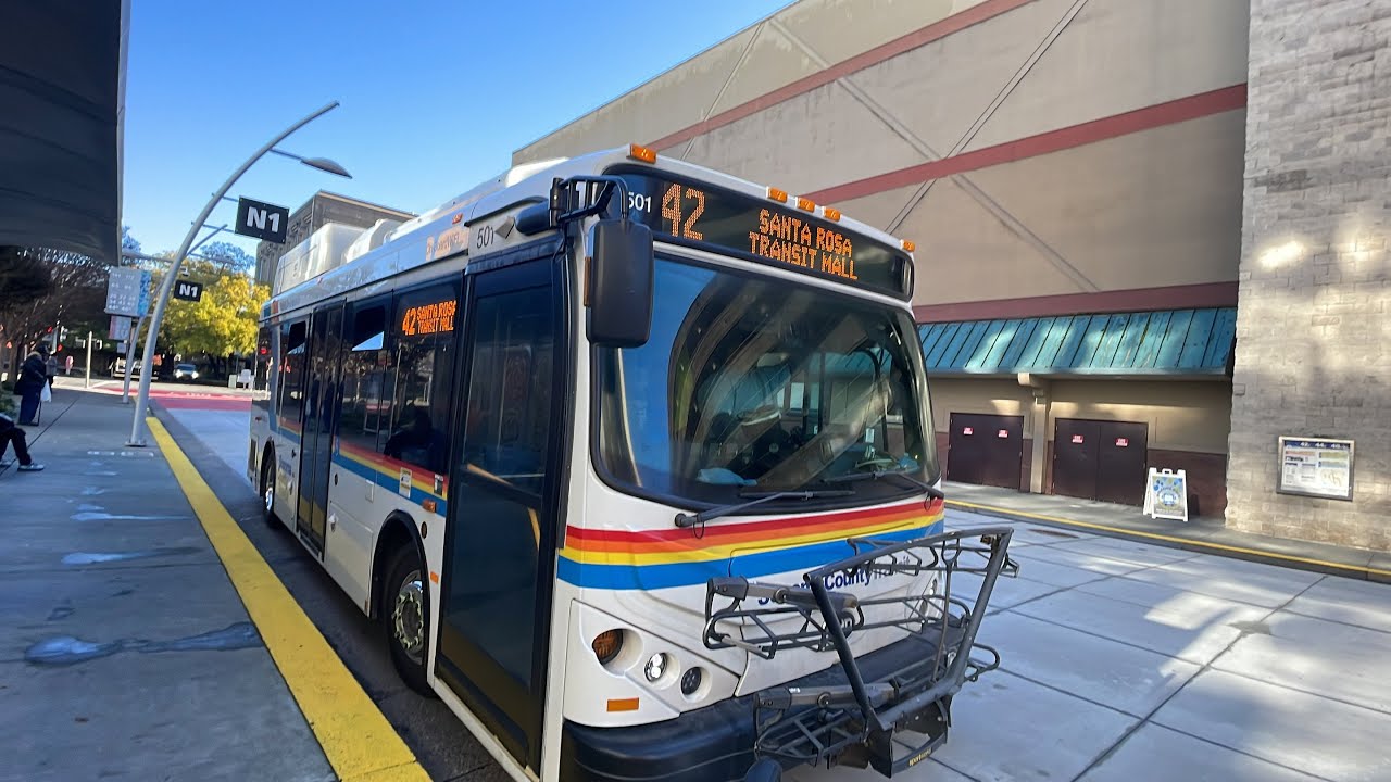 Rare Bus Action in Santa Rosa Transit Mall. FT* SMART going into a ...