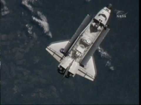STS-132: Atlantis Rendezvous and Docking (time lapse) - YouTube