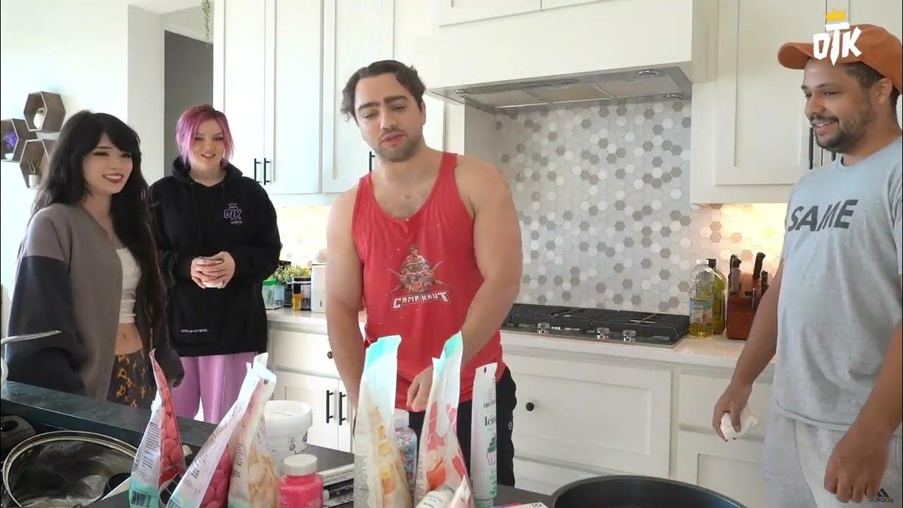 FUN MOMENTS FROM EMİRU, NİCK, MALENA FOOD BROADCAST (LOL) - YouTube