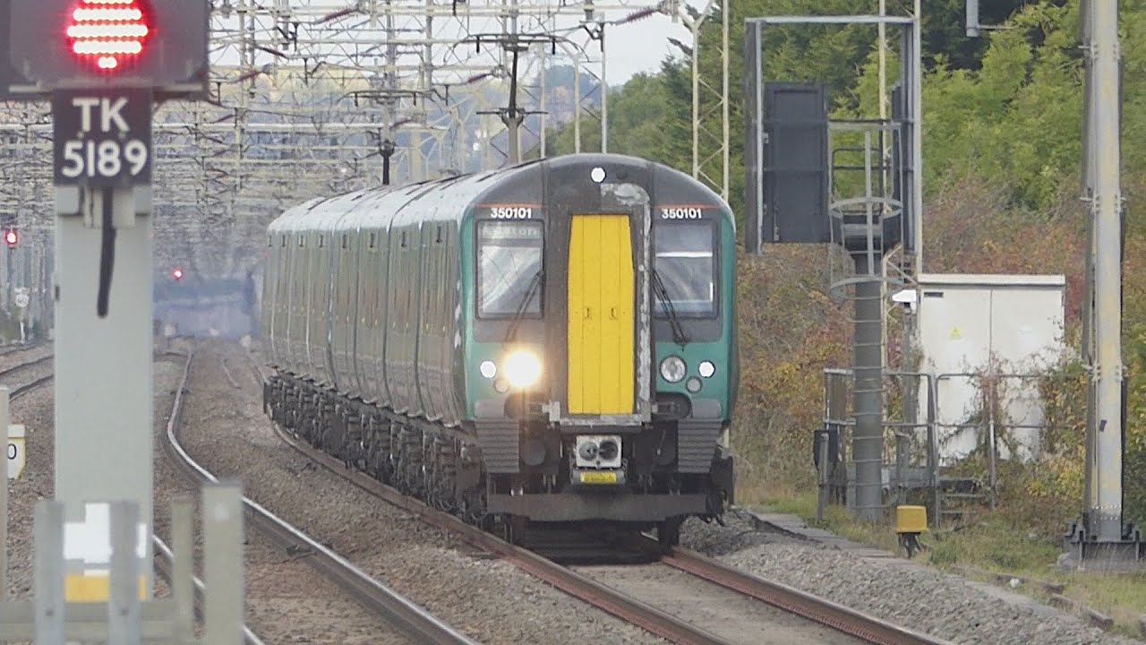 Double Lnwr Class 350 Passes Cheddington 131022 Youtube