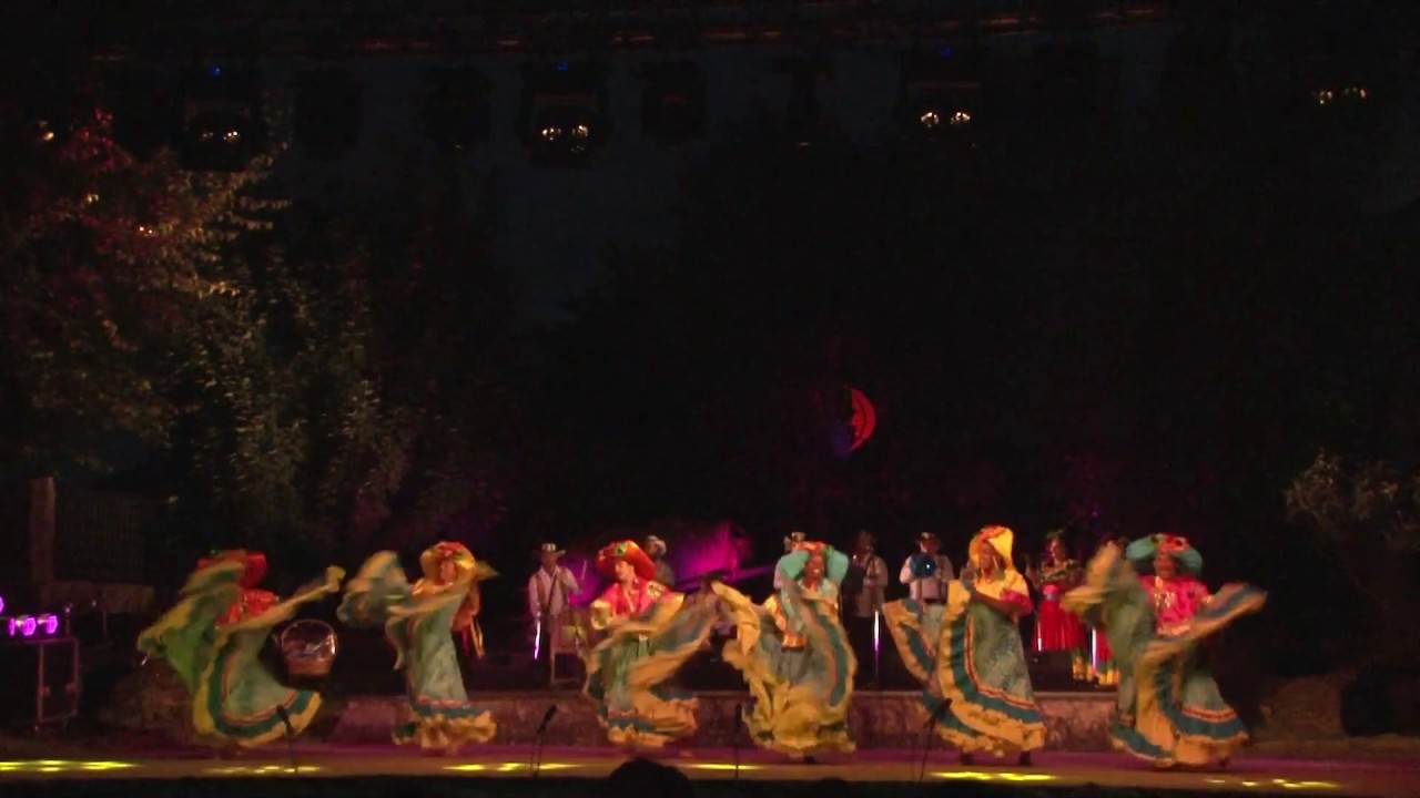 Colombian folk dance: Congo, Puya, Tambora & Mapale - YouTube