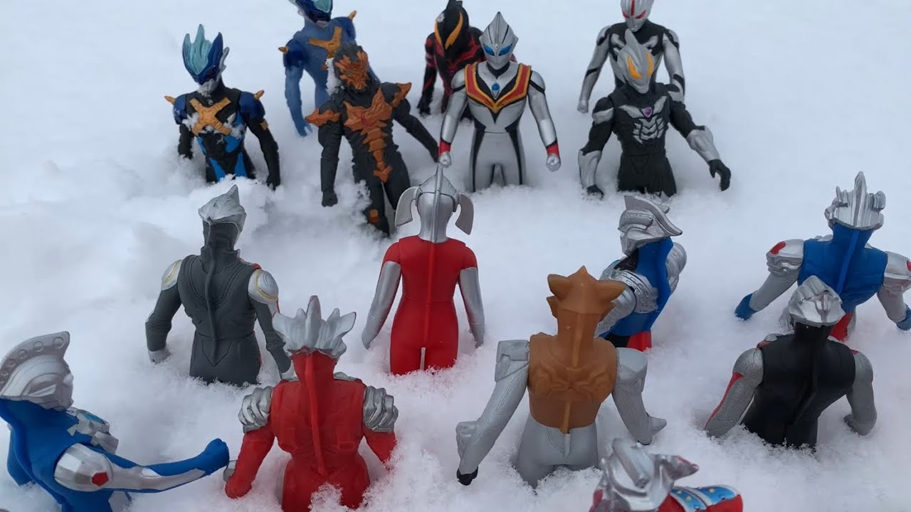 ULTRAMAN snow playing 雪がっせんo(％) ジュワッ☆ - YouTube