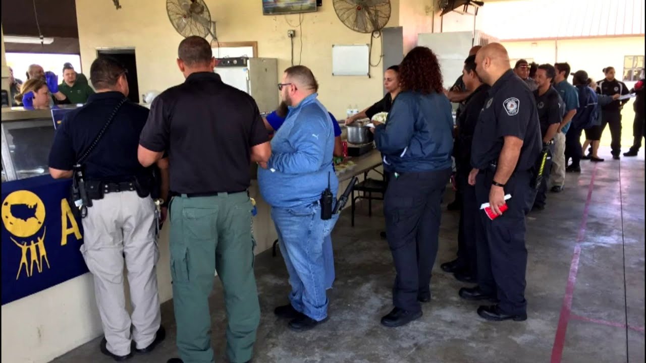 More federal corrections officers skip work amid shutdown - YouTube