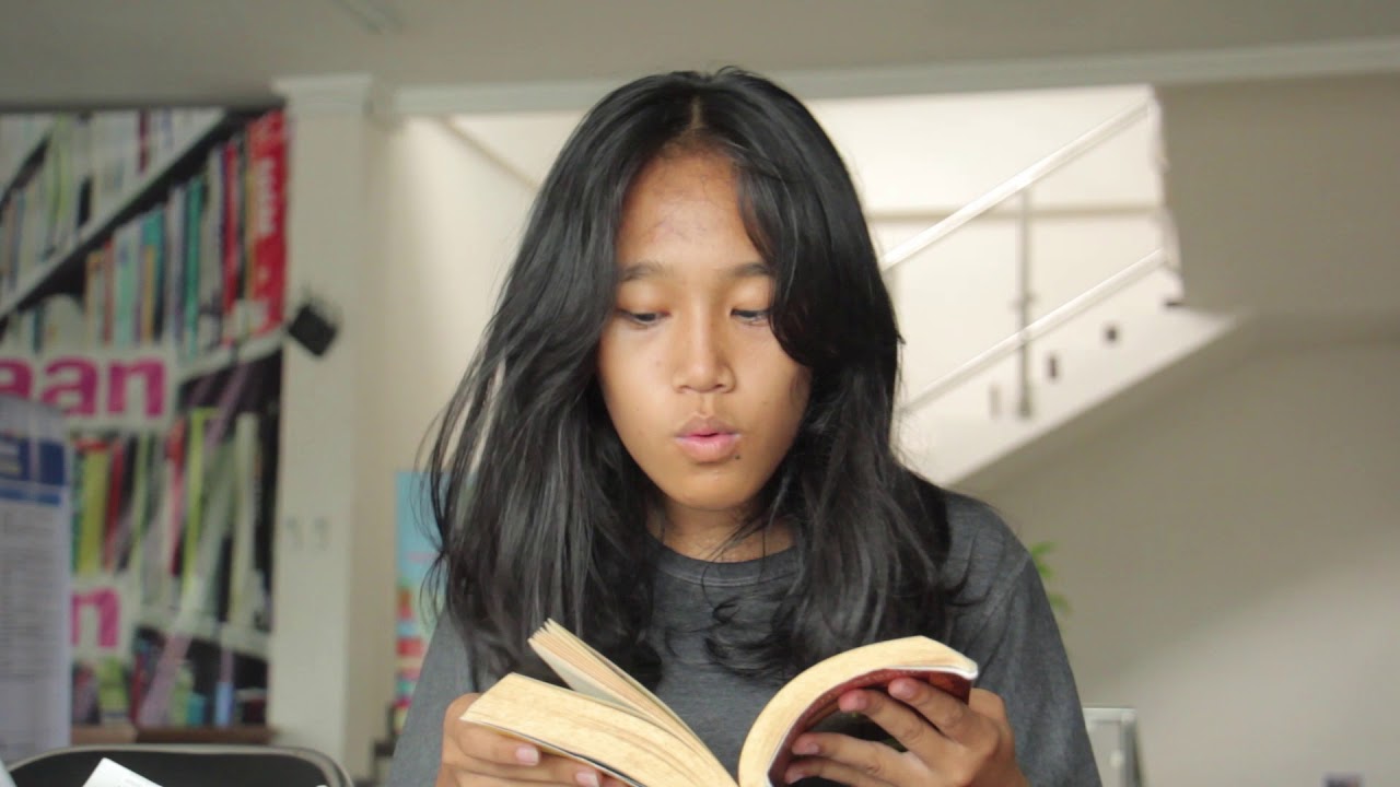 SECARIK KERTAS FILM PERPUS SERU - YouTube