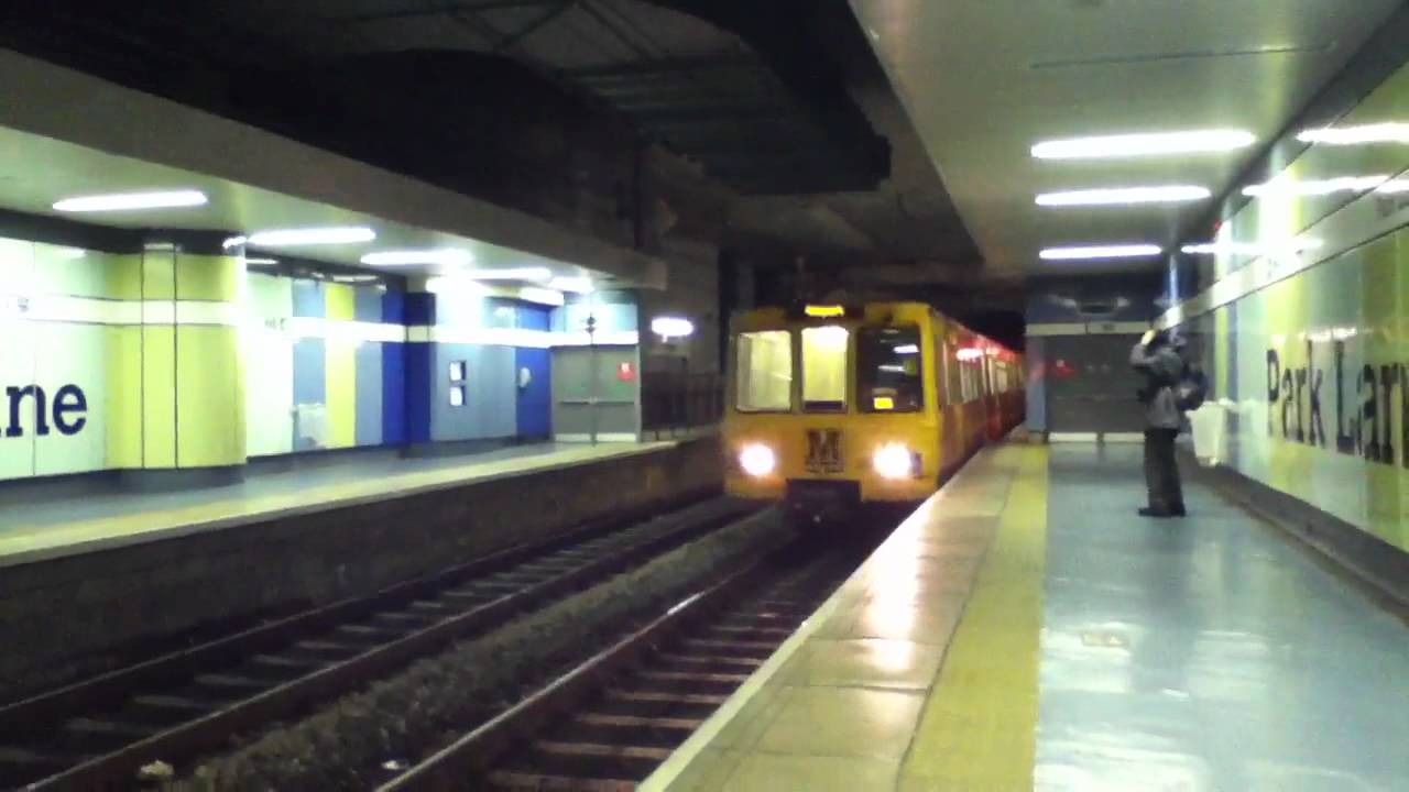 Tyne and Wear Metro train arriving into Park Lane - 30/12/11 - YouTube