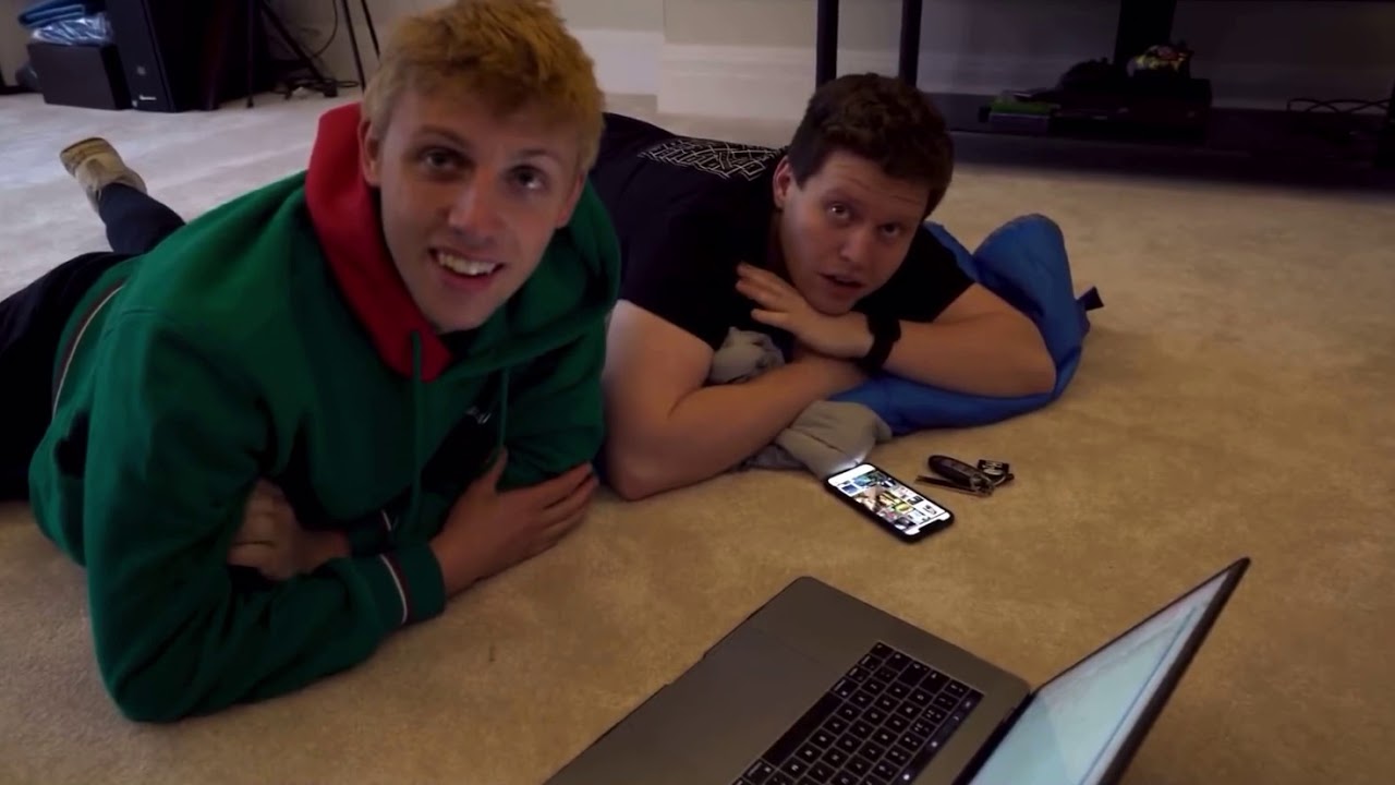 W2S & Behzinga react to Zerkaa’s song (Sabbaka) - YouTube