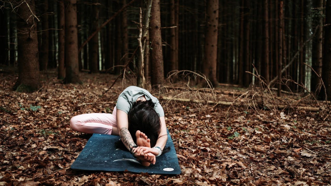 Yin Yoga pentru Chakra Radacina - 24 Aprilie - YouTube