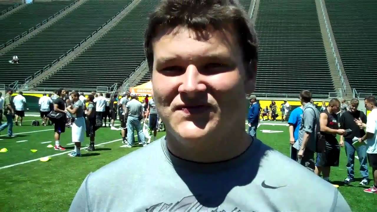 Scott Quessenberry LaCosta HS 6'4", 280 Center - YouTube