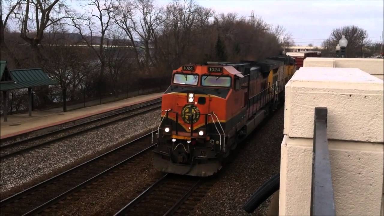 Two trains at the Lafayette, Indiana Amtrak station. 50 subs! - YouTube