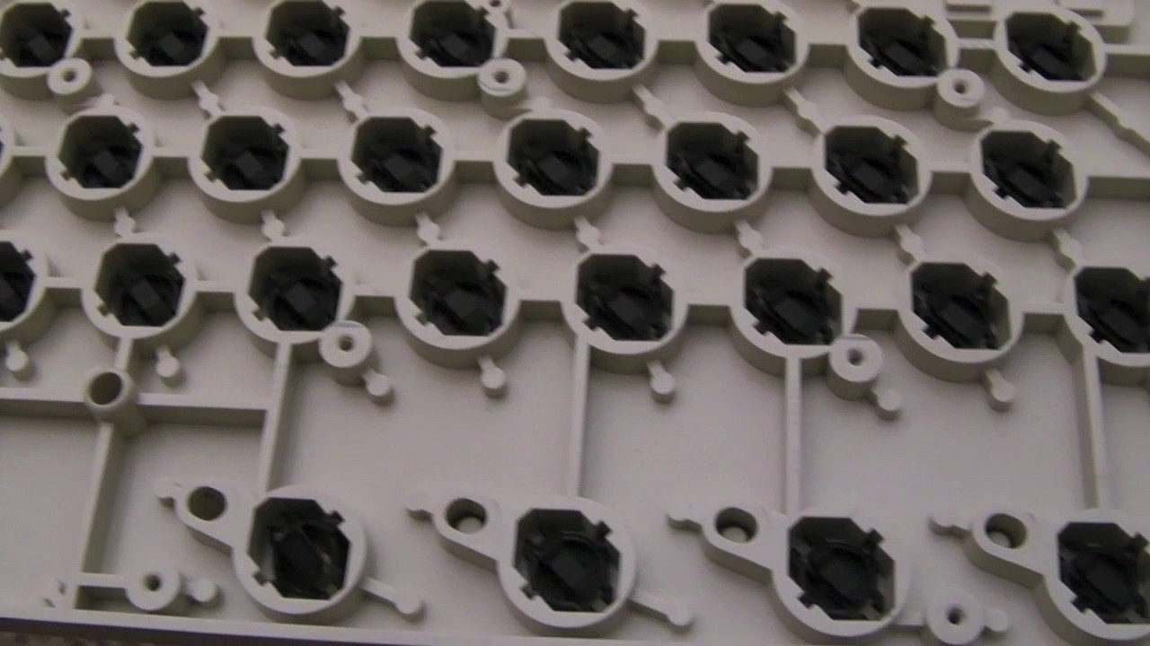 Atari 65XE (130XE) - Keyboard Repairs (Key, Chips, Membrane) - YouTube