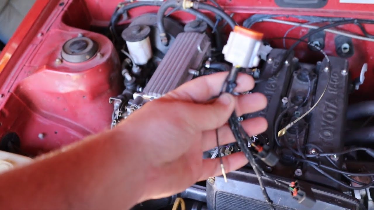 Making a coil pack harness for my ae86 - YouTube