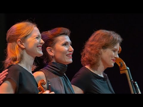 Saint-Saëns: Trío nº 2 en Mi menor | Boulanger Trio - YouTube