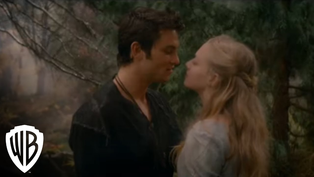 Red Riding Hood | Digital Trailer | Warner Bros. Entertainment - YouTube