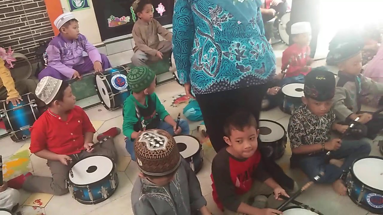 Latihan drumband TK Ar-rasyid tambak sumur - YouTube