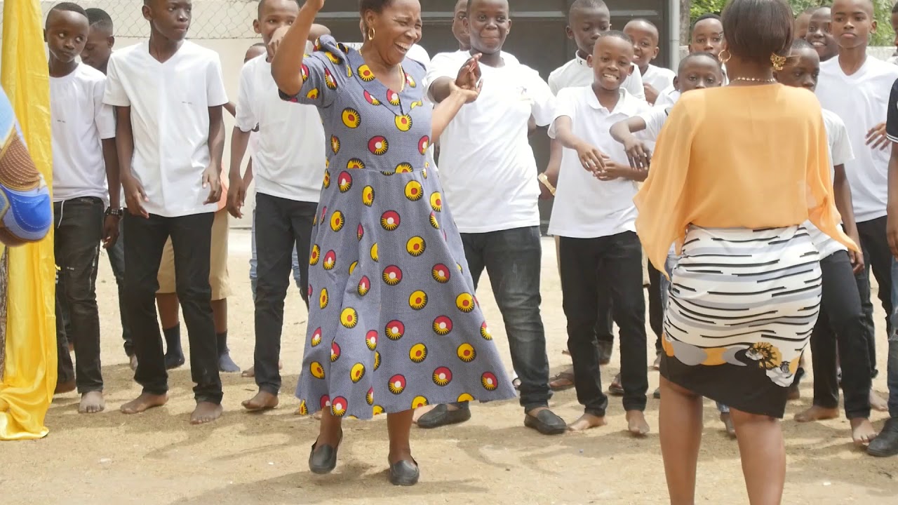 Grade 7 Dancing - YouTube