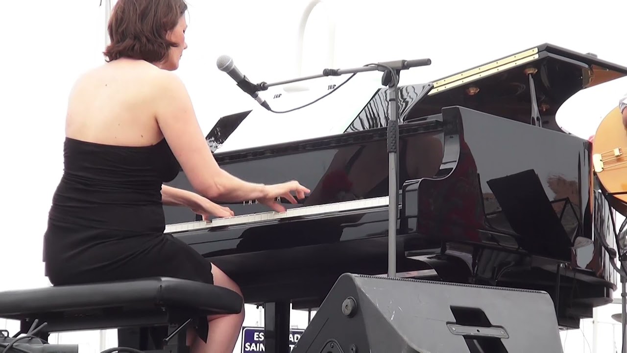 CJF 21 SMALL SWING MACHINE - YouTube