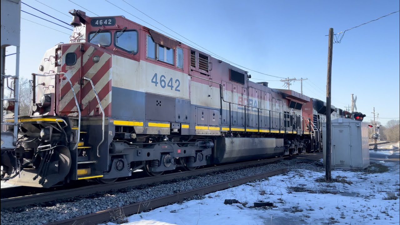 CN 8022 SD70M-2 w/ Nice K5LLA and BCOL 4642 C44-9WL lead grain train ...