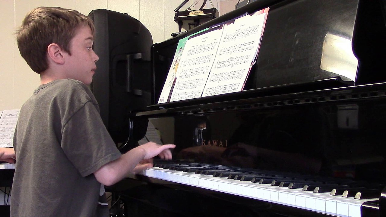 2017-03-22 Ricard, Toby "Fire Dance" - YouTube