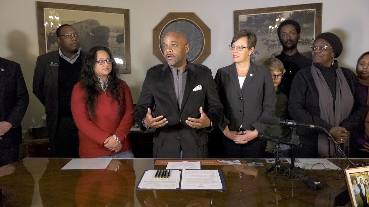 Minimum Wage Bill Signing - YouTube