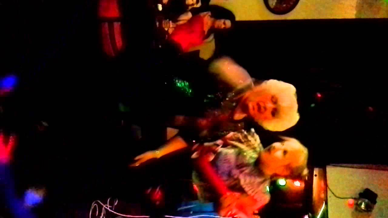 Lucy milner showing her mum how its done - YouTube