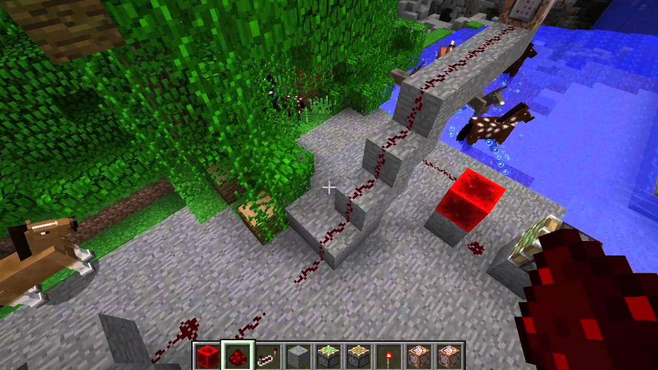 Neat Sponge Redstone Bug - YouTube