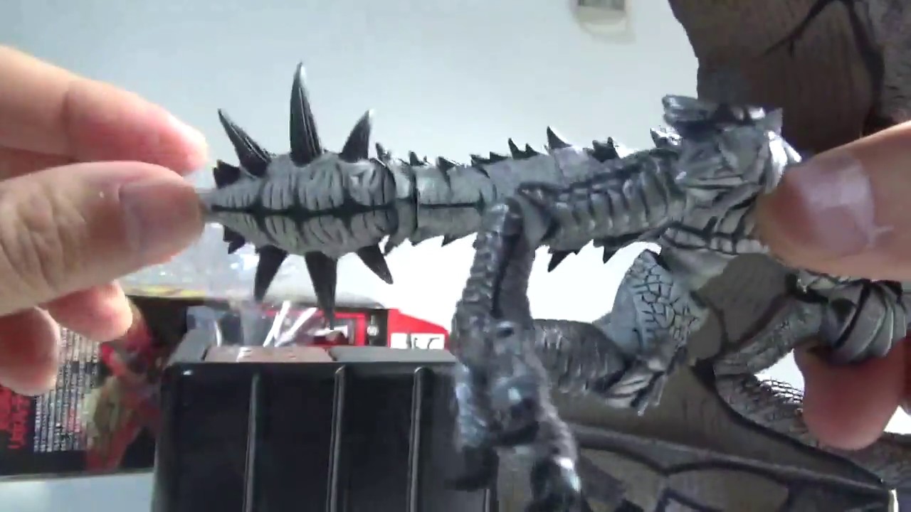 Review: unbox Liolaeus Rare Species Revoltech Monster Hunter Silver ...