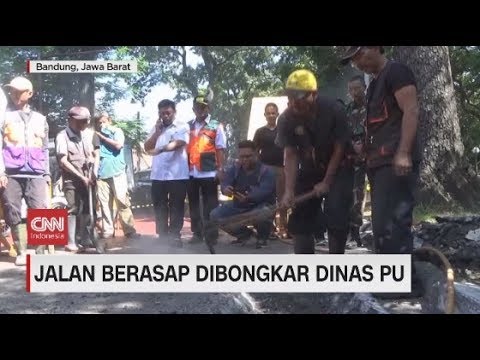 Jalan Berasap Dibongkar Dinas PU - YouTube