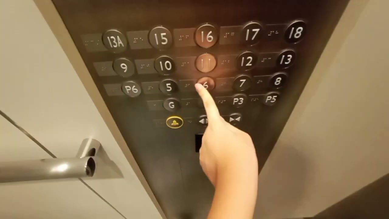 (MERDEKA SPECIAL)Epic Fail Mitsubishi Elevator at EkoCheras Hotel in ...