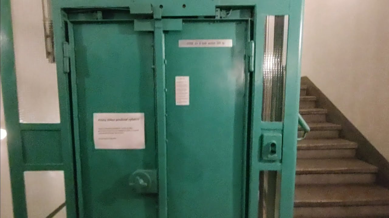 No Ride! Nice old Transporta Freight traction elevator @Spilka ...