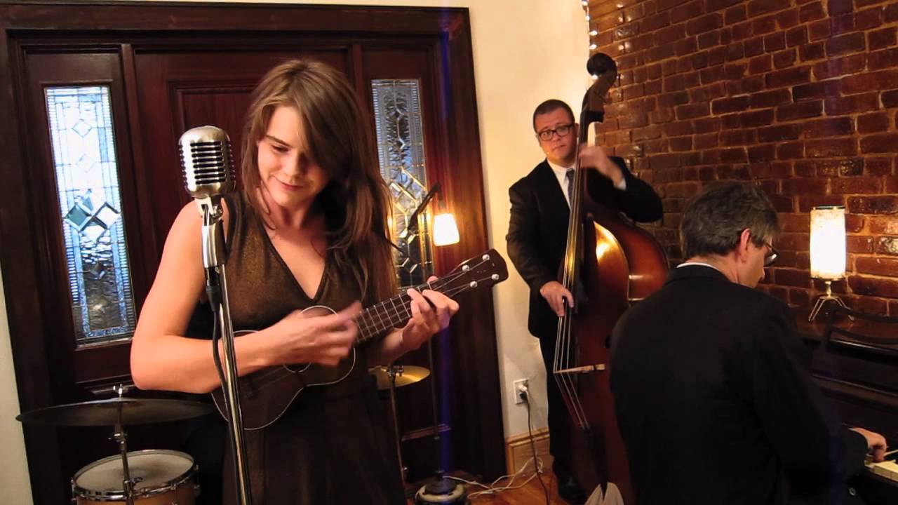 Sarah King and the Smoke Rings - It Don't Mean a Thing if it Ain't Got ...