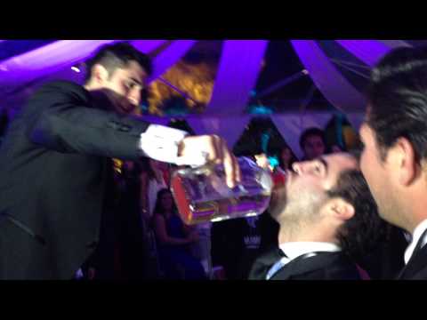 Boda Memo y Shant: shots antes del liguero