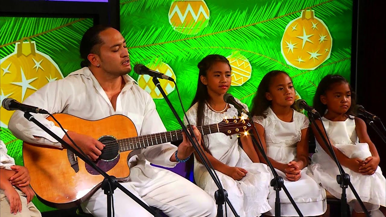 Mahi Crabbe - When Christmas Comes to Town - YouTube