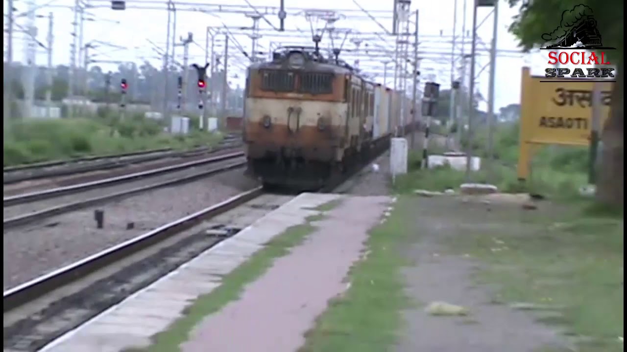 Amazing One-kilometer long train - YouTube