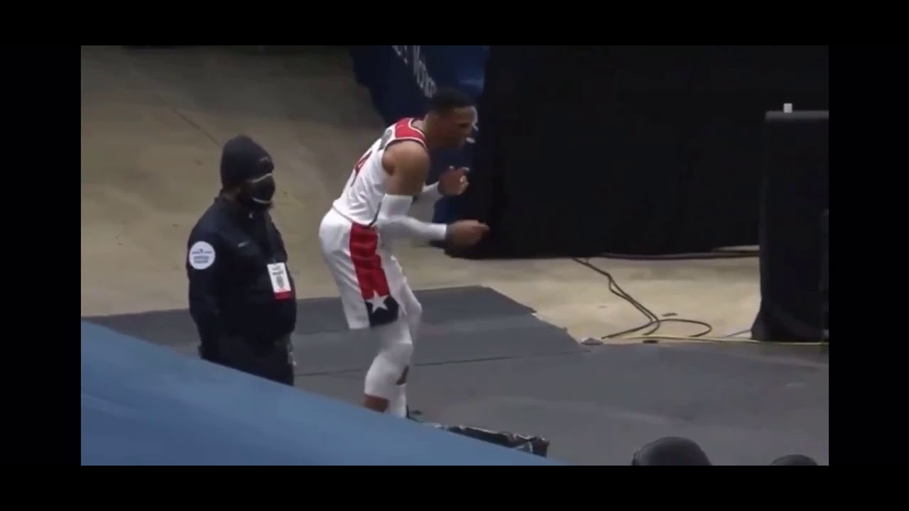Russell Westbrook dancing to “Take On Me” - YouTube