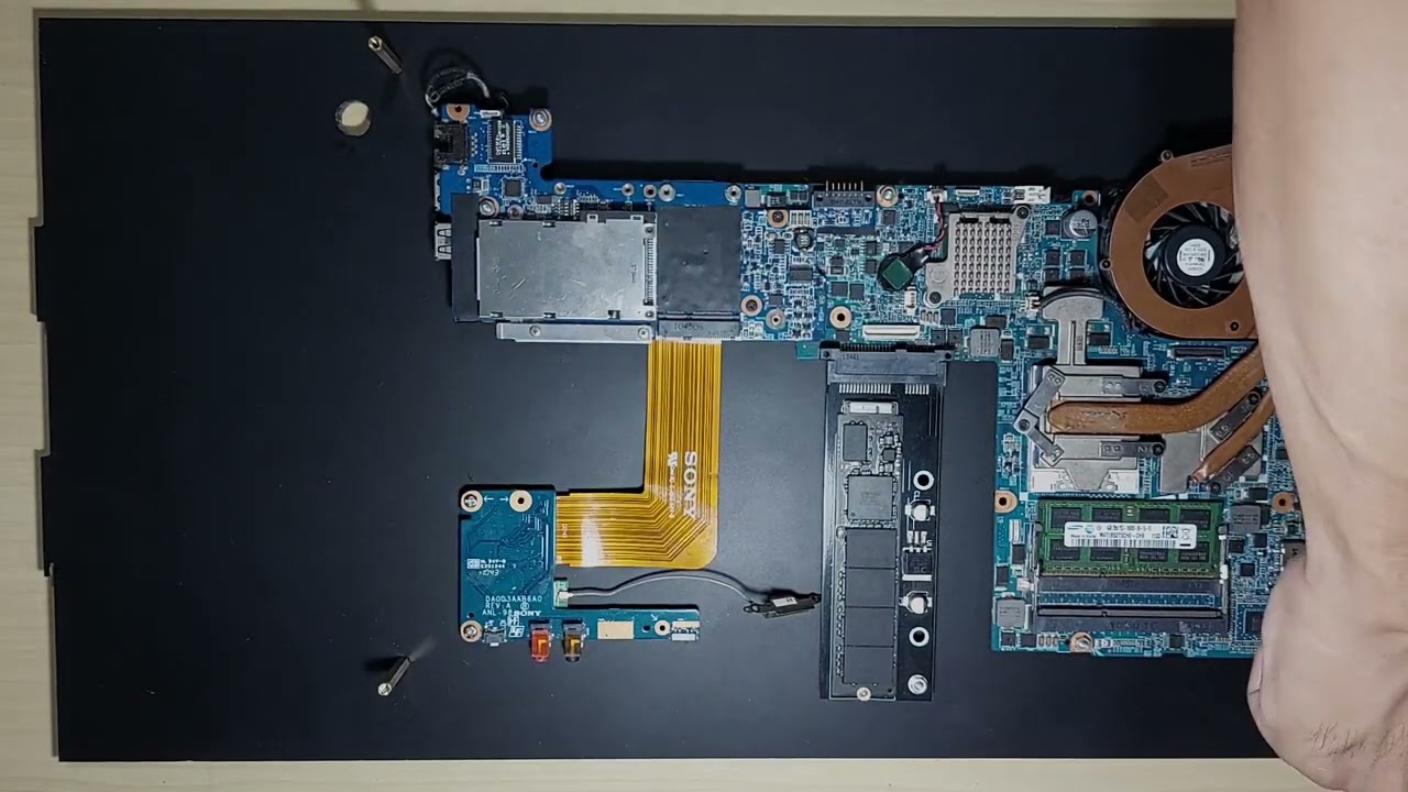 DIY - Convert laptop to desktop pc - YouTube