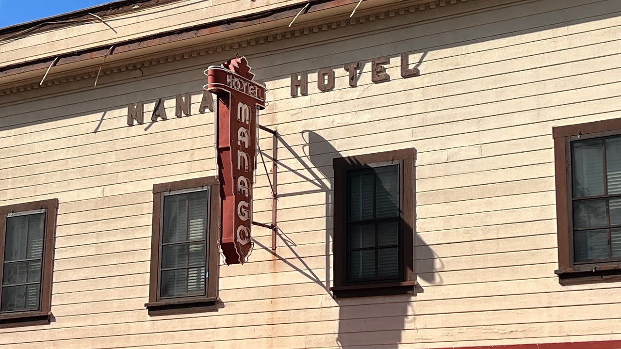 Big Island Day 6: Hotel Manago Restaurant for Dinner - YouTube