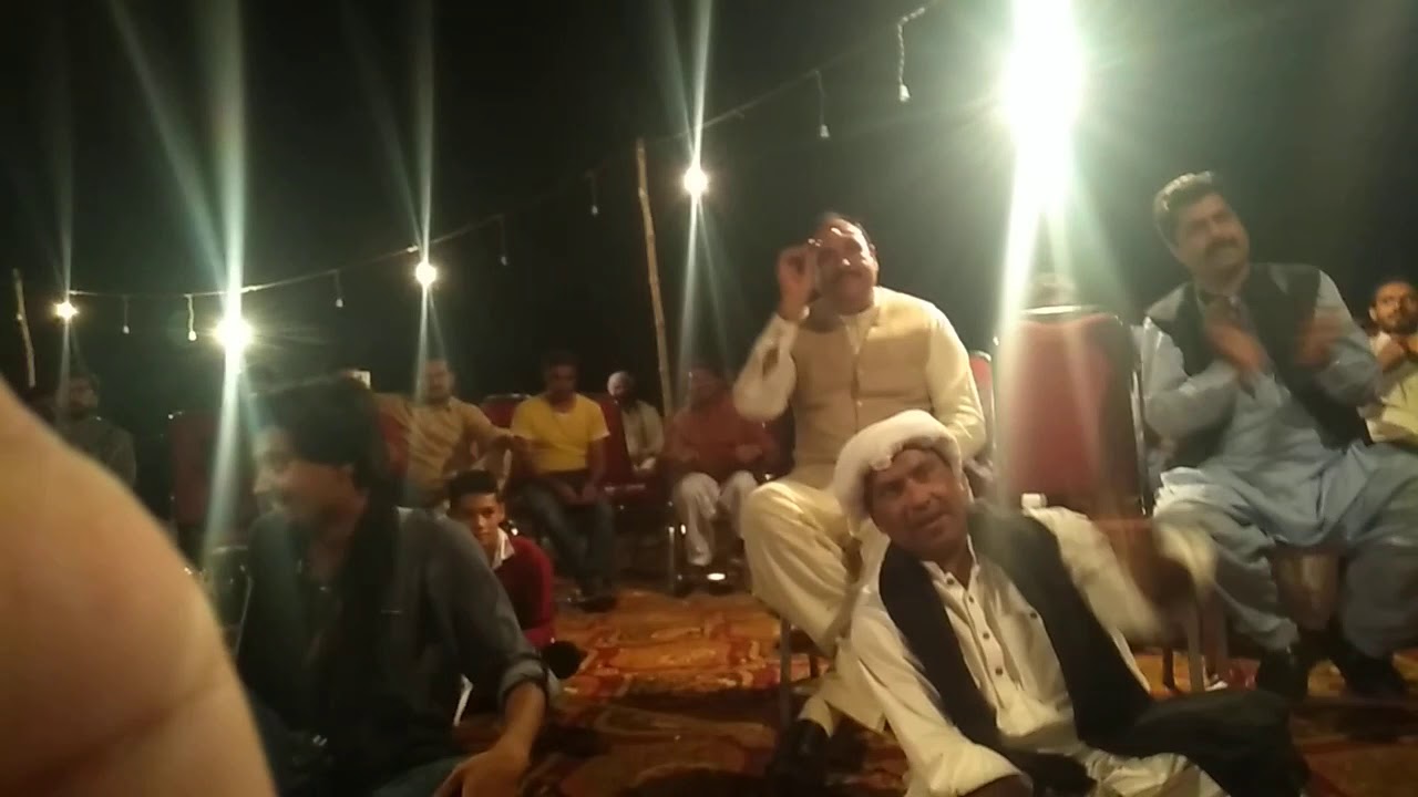 Waheed Raza at Pandoki Mushaira - YouTube
