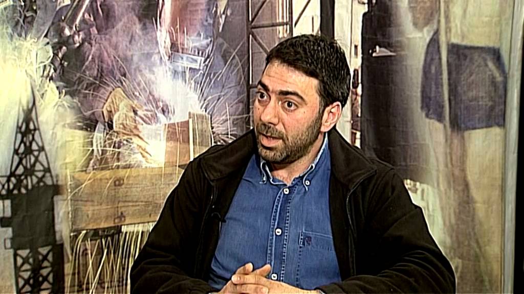 Ο ΘΟΔΩΡΗΣ ΧΙΩΝΗΣ ΜΕΛΟΣ ΚΕ ΚΚΕ - ΓΡΑΜΜΑΤΕΑΣ ΚΣ ΚΝΕ ΣΤΟΝ 902.GR - YouTube